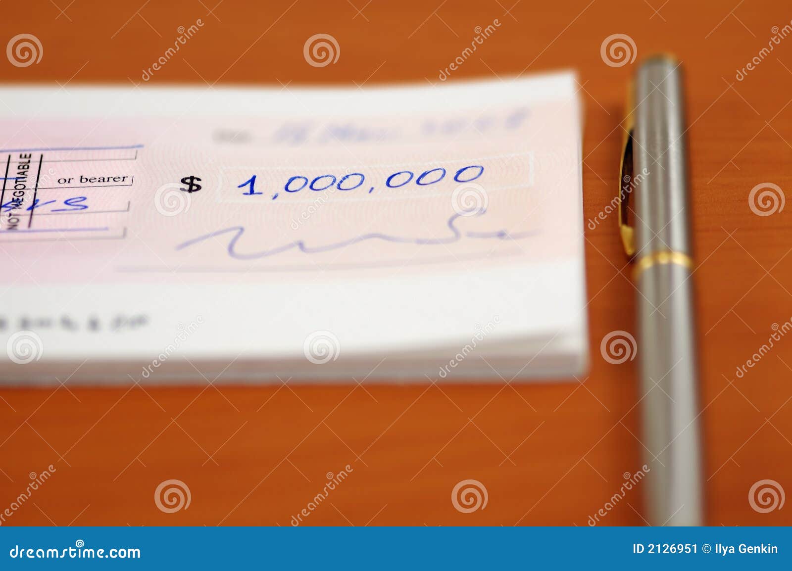 Un Millón Dólares De Cheque Imagen de archivo - Imagen de renta, papel ...