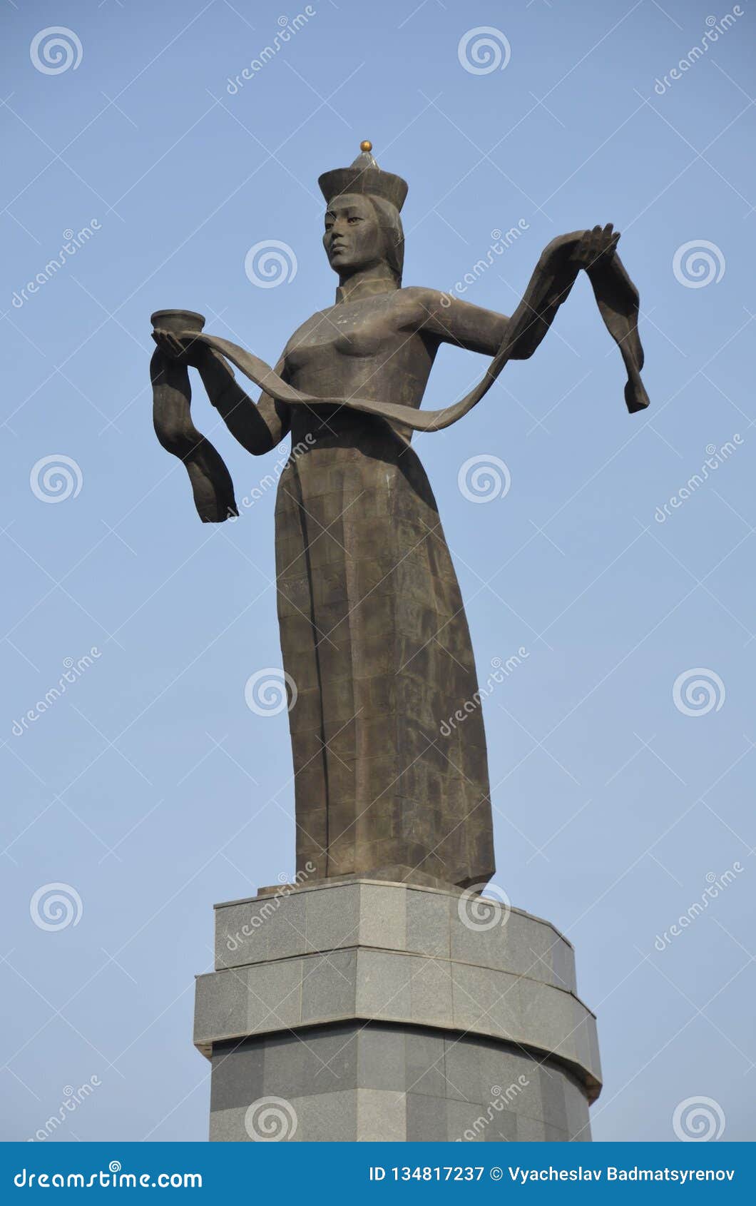 Un monumento de Buriatia imagen de archivo. Imagen de azul - 134817237