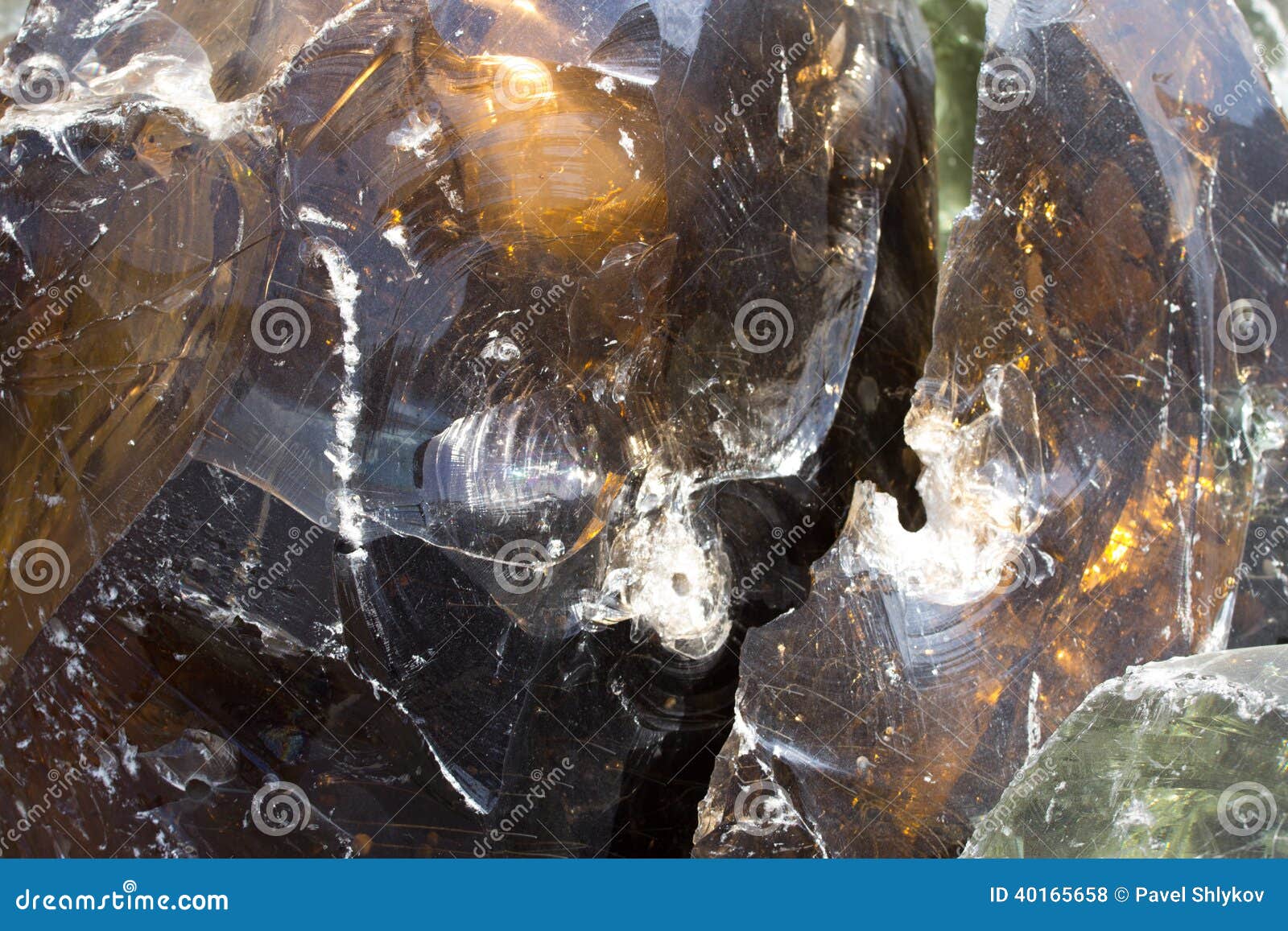 Un Mucchio Dei Pezzi Decorativi Di Vetro. Fotografia Stock - Immagine ...