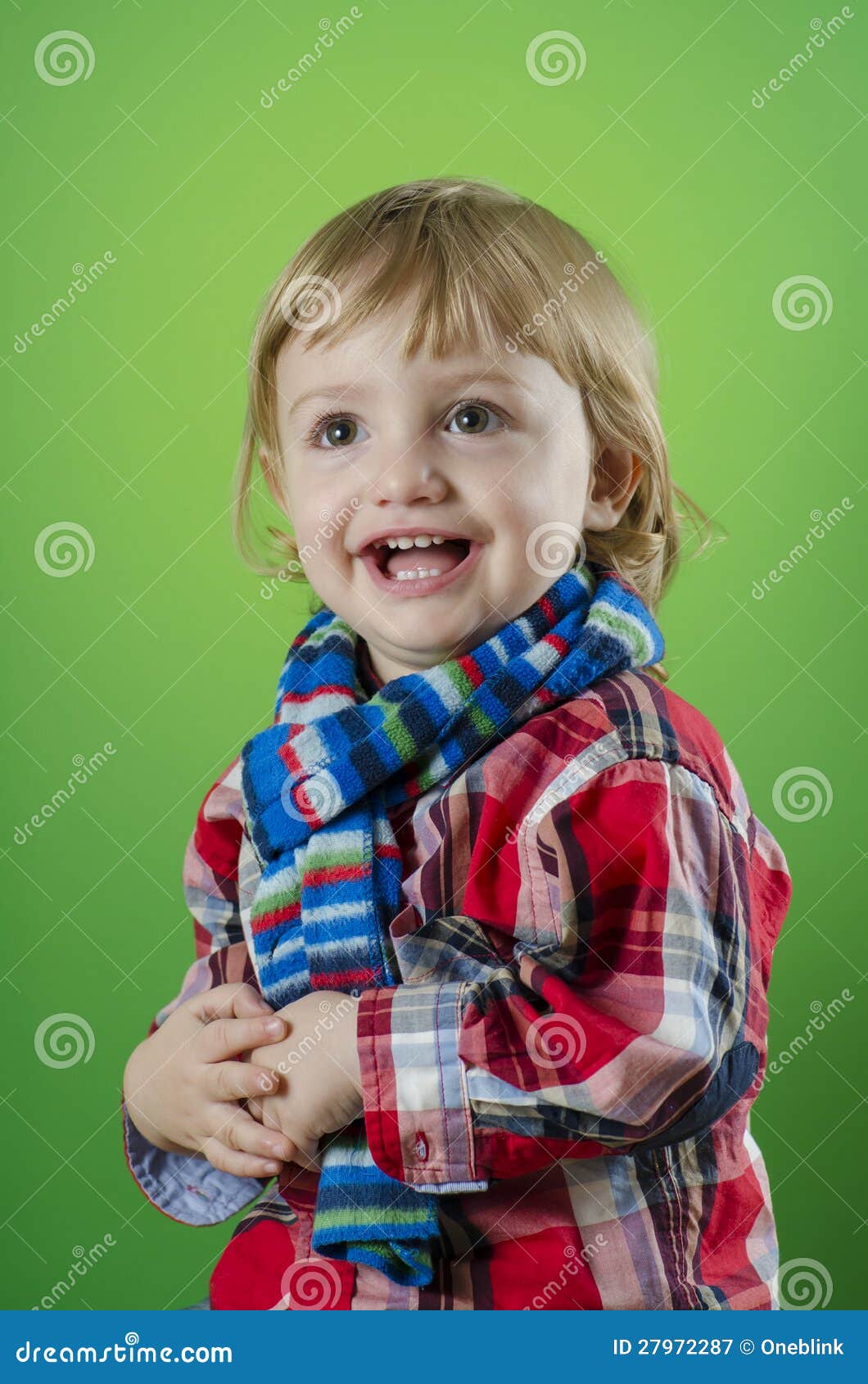 Un muchacho feliz precioso imagen de archivo. Imagen de felicidad ...