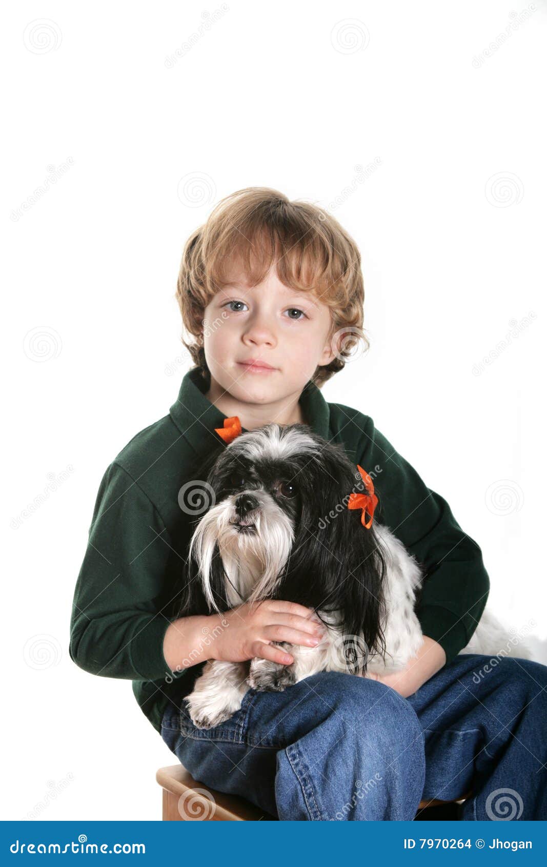 Un Muchacho Y Su Perro Imagen. Imagen: 7970264