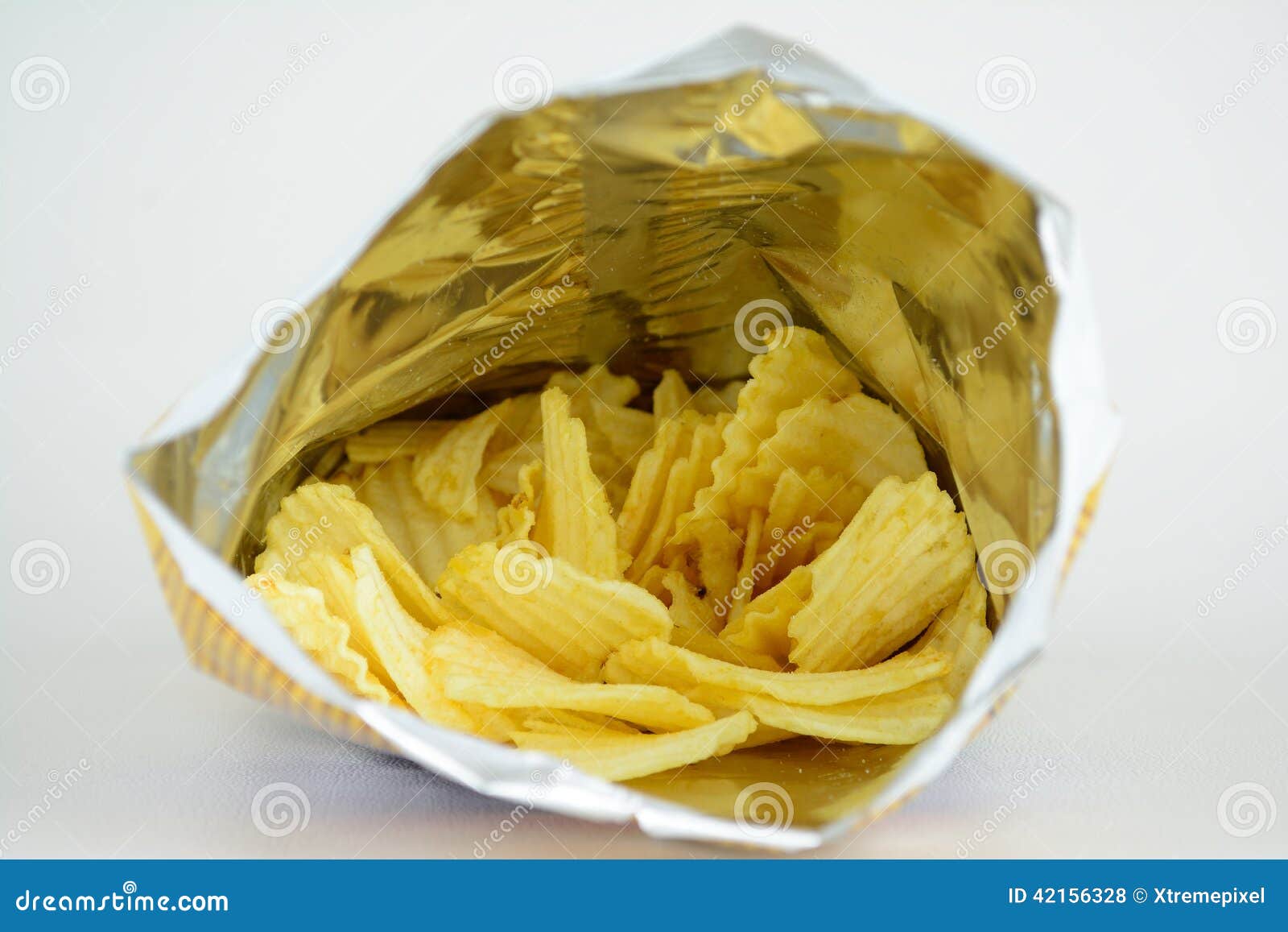 Un Pacchetto Di Chip Del Taglio Della Piega Fotografia Stock - Immagine ...