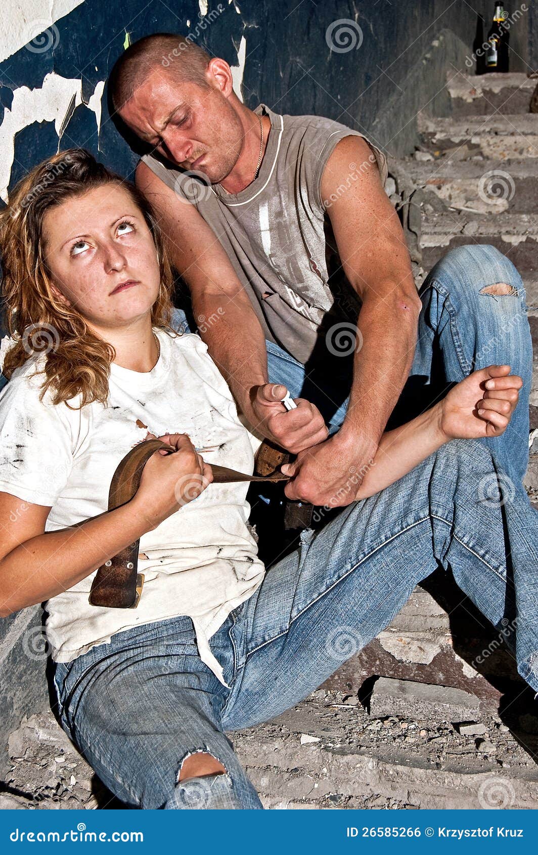 Un par de drogadictos foto de archivo. Imagen de drogas - 26585266