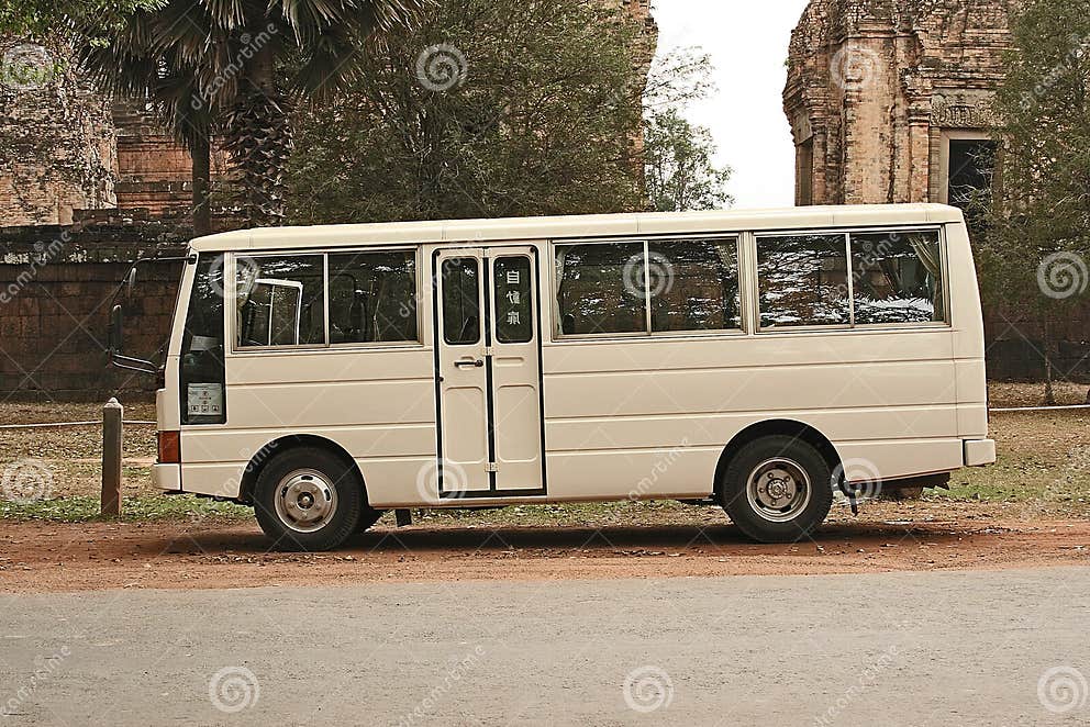 Un petit bus image stock. Image du touriste, rapide, métro - 8571299