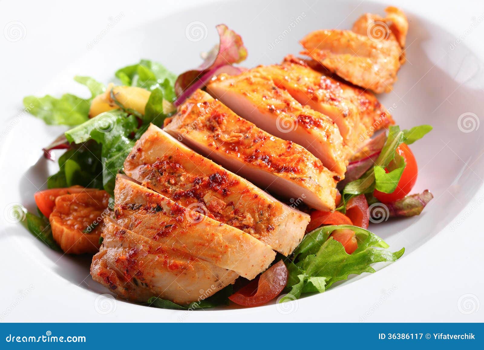 Un Plato De La Pechuga De Pollo Imagen de archivo - Imagen de hierbas ...