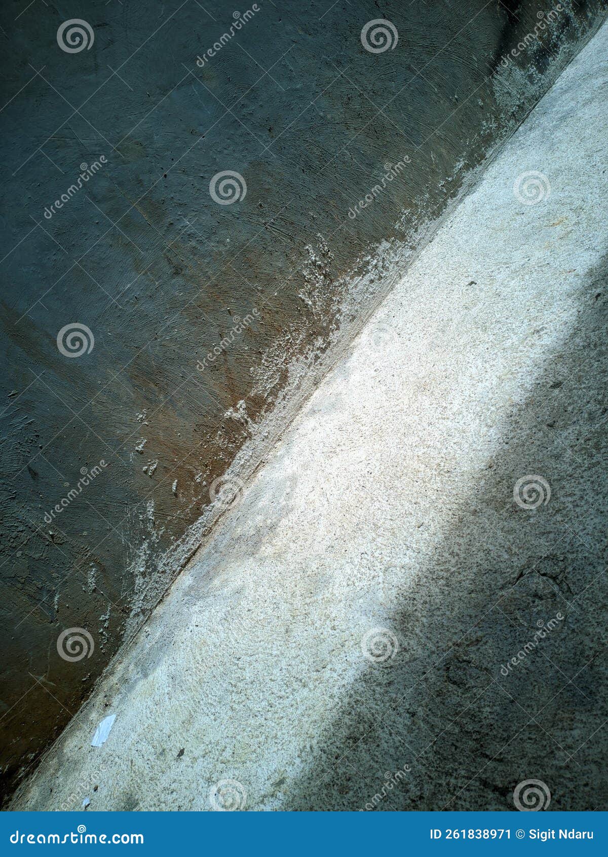 Un Rayo Luminoso De Luz Solar Que Da Forma Imagen de archivo - Imagen ...