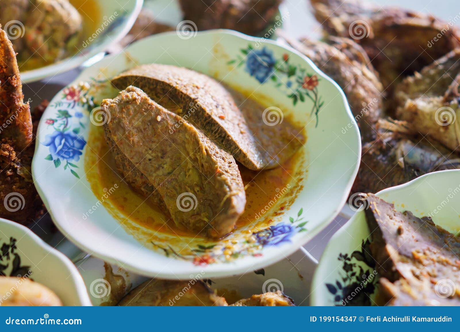 Un Retrato De Comida En Bazo Sobre Un Plato Imagen de archivo - Imagen ...