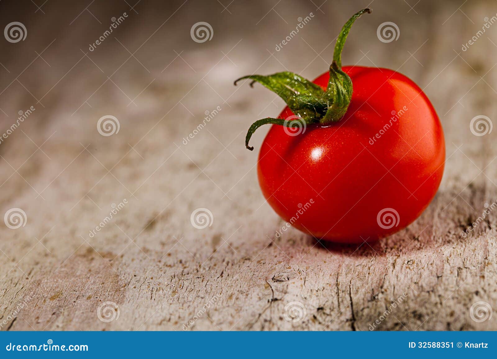 Un tomatoe chryy imagen de archivo. Imagen de fondo, alimento - 32588351