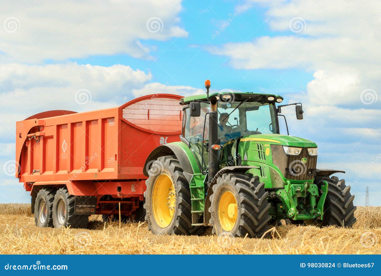Un Tractor Verde Moderno De John Deere Imagen de archivo editorial ...