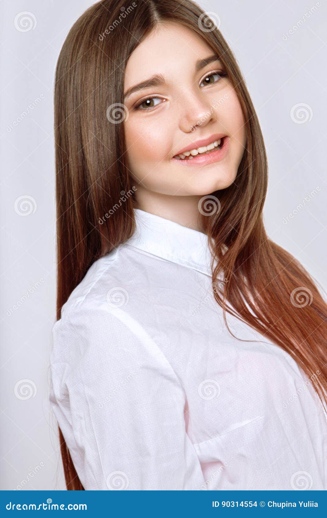 Una Bella Ragazza Anziana Da 13 Anni Fotografia Stock - Immagine di ...