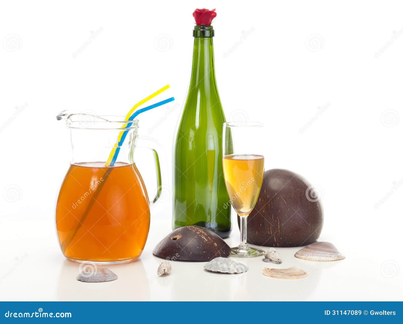 Una bevanda fruttata immagine stock. Immagine di bevanda - 31147089