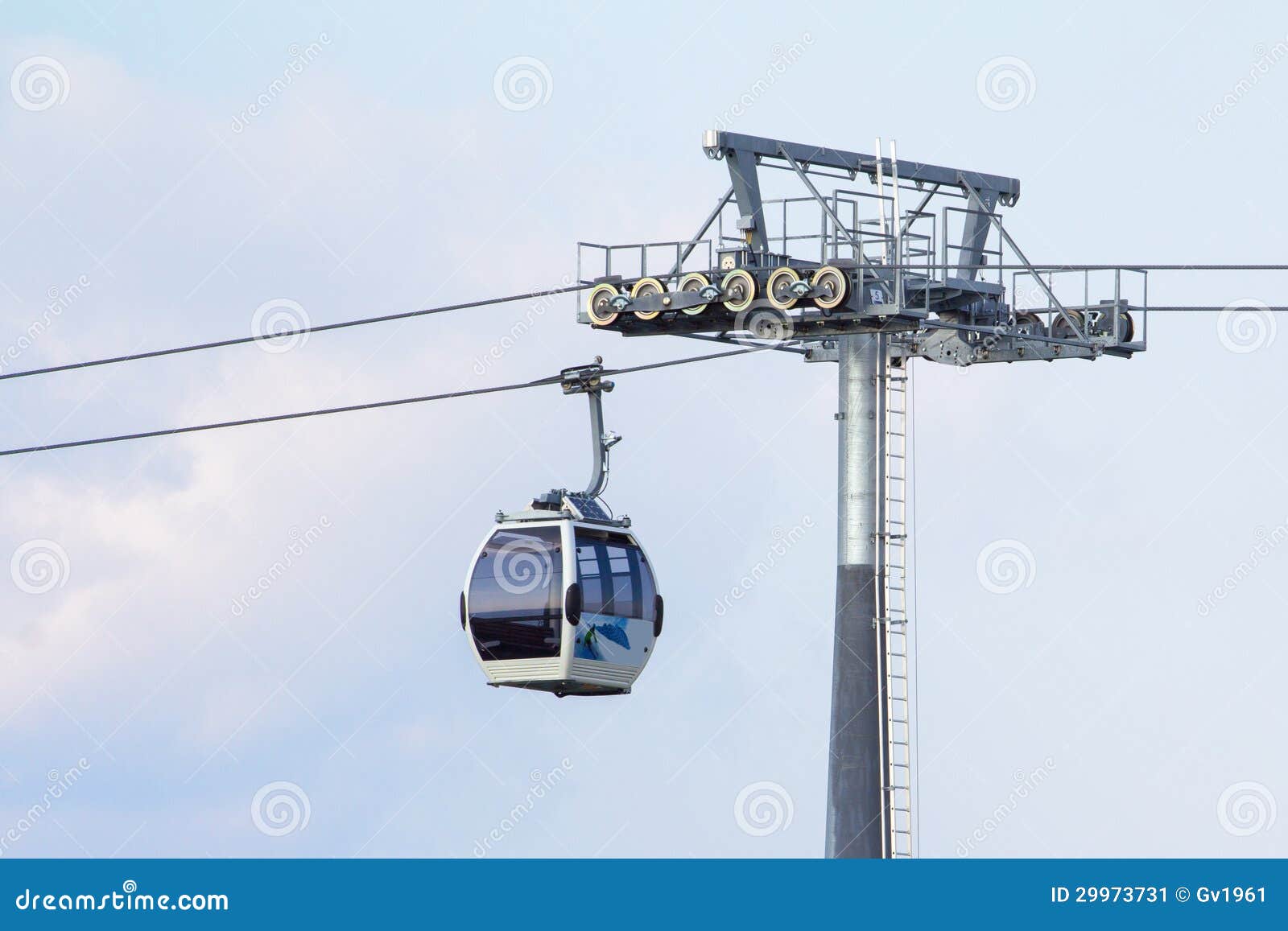 Una teleferica immagine stock. Immagine di neve, vuoto - 29973731