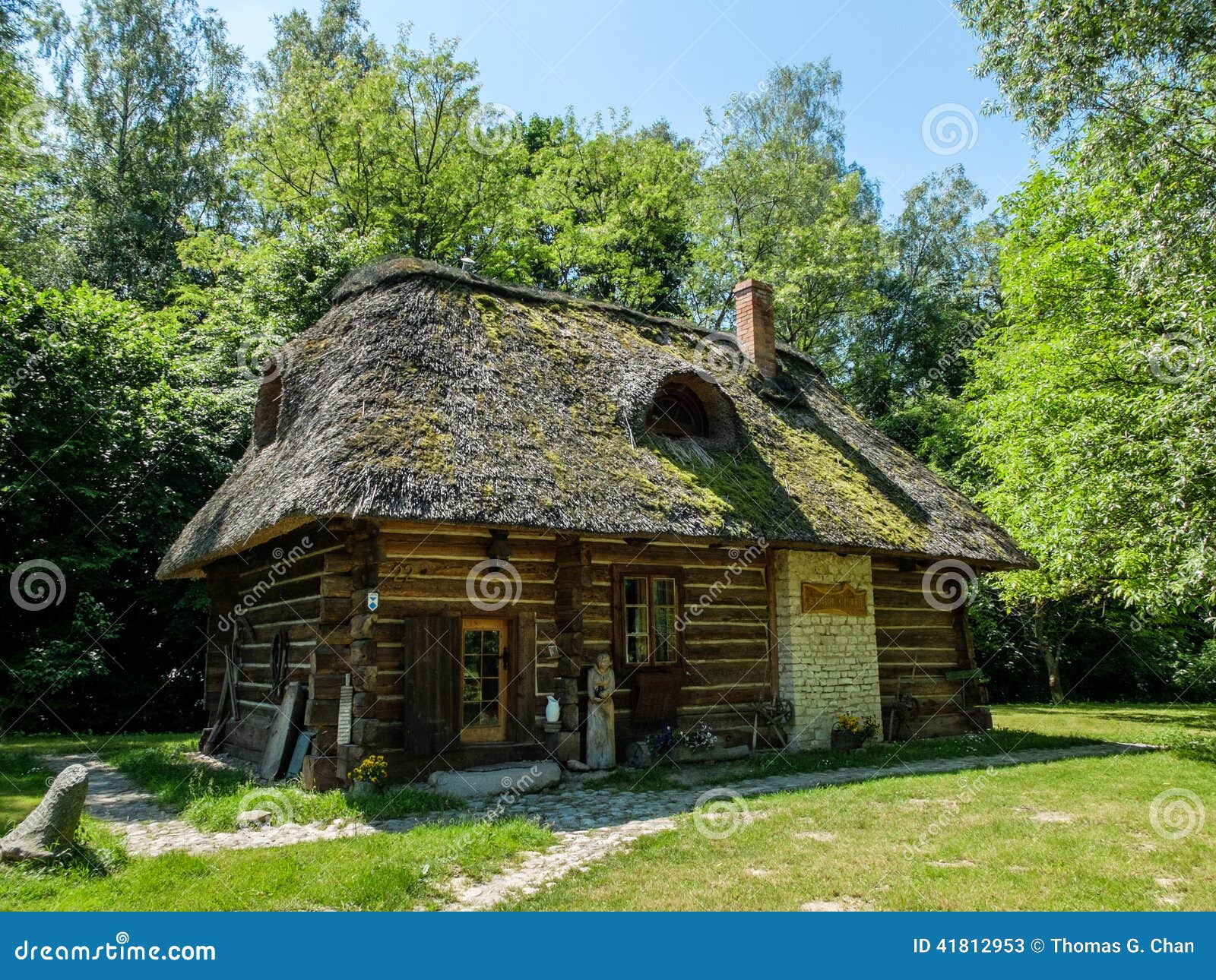 Una Casa Polaca Vieja De La Cabaña Imagen de archivo - Imagen de cubo ...