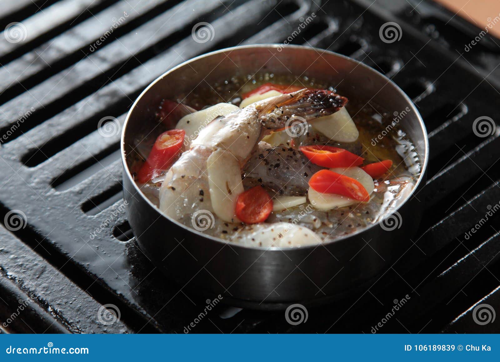 Una Cocina Asada a La Parilla Jugosa Imagen de archivo - Imagen de ...