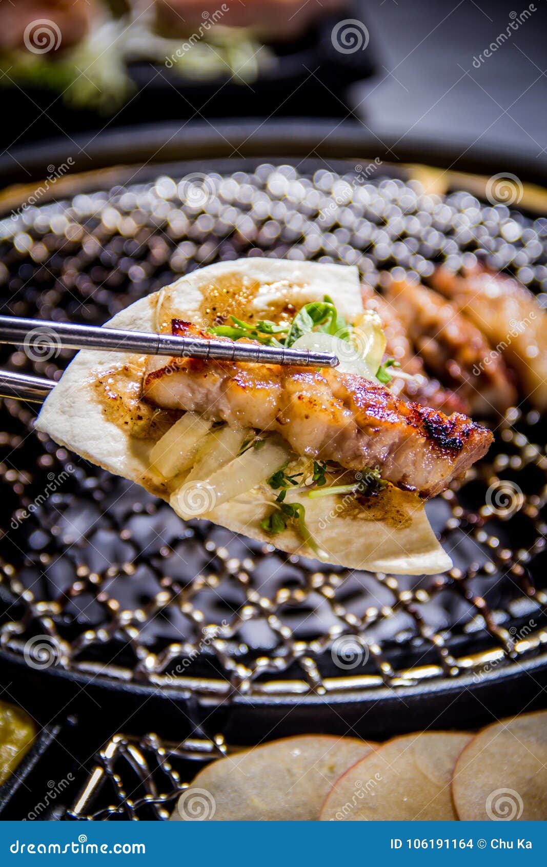 Una Cocina Asada a La Parilla Jugosa Foto de archivo - Imagen de ...