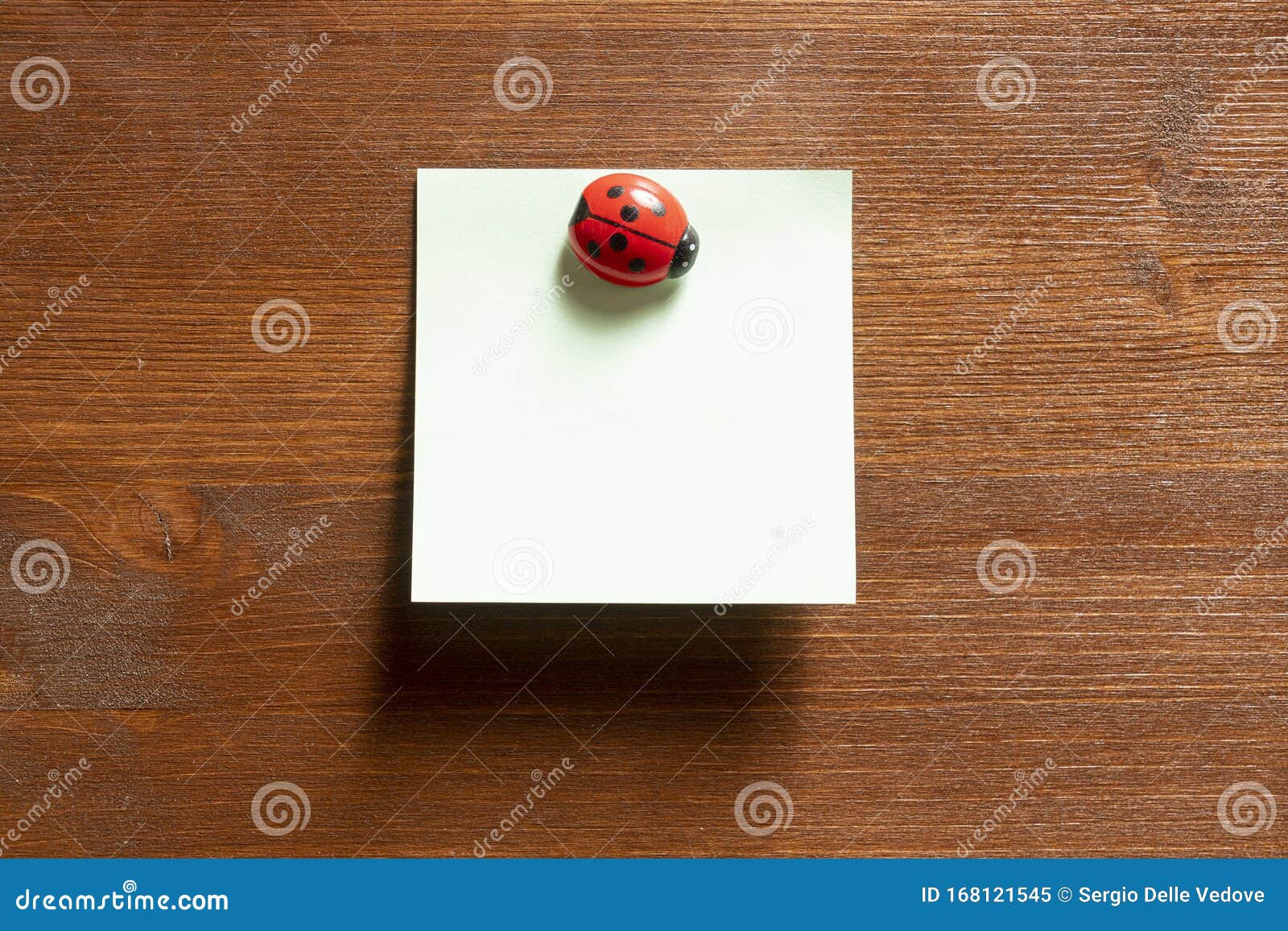 Una hoja de memo en blanco imagen de archivo. Imagen de recordatorio ...