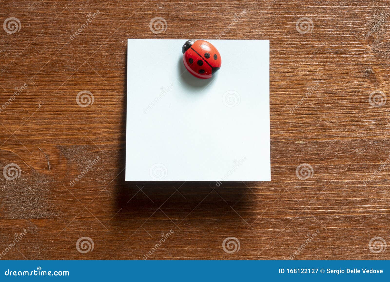 Una hoja de memo en blanco imagen de archivo. Imagen de concepto ...