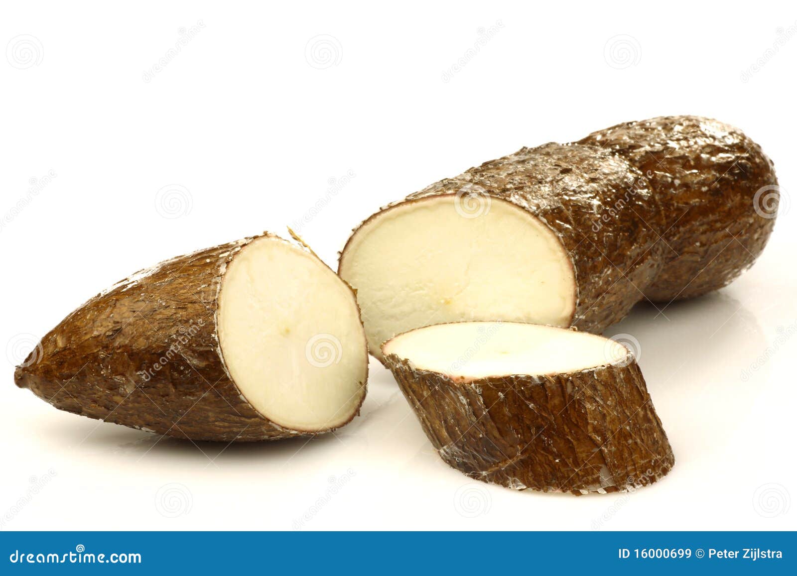 Una mandioca cortada imagen de archivo. Imagen de alimento - 16000699
