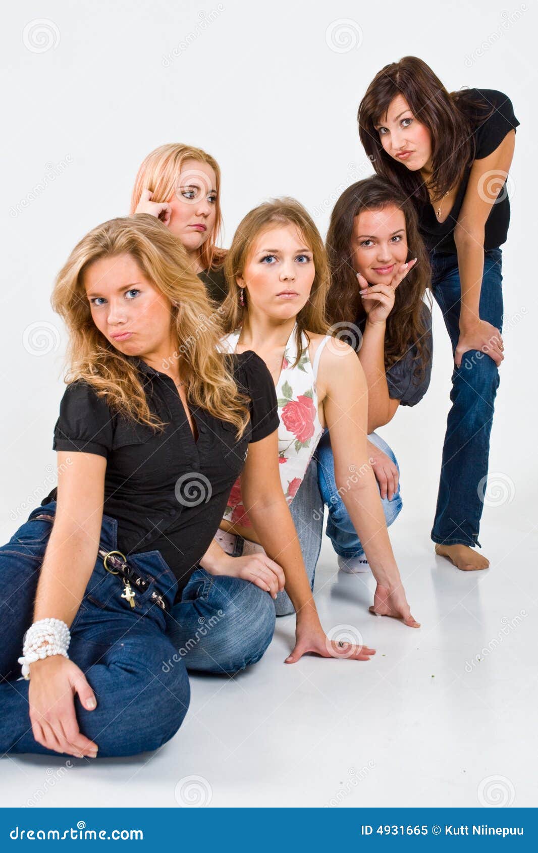 Una Posizione Delle Cinque Donne Immagine Stock - Immagine di ...