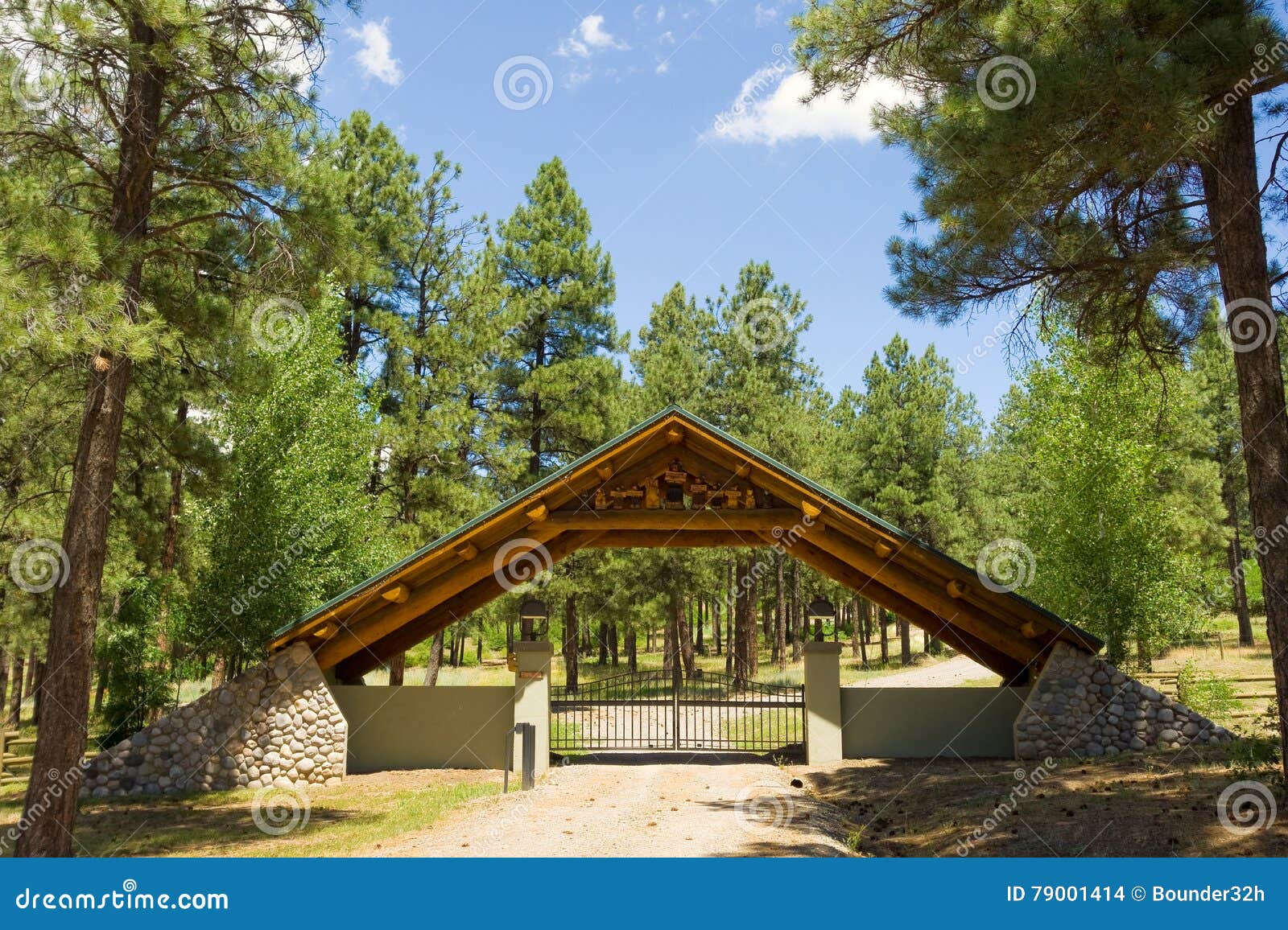 Una Puerta De Lujo Del Rancho En Colorado Foto de archivo - Imagen de ...