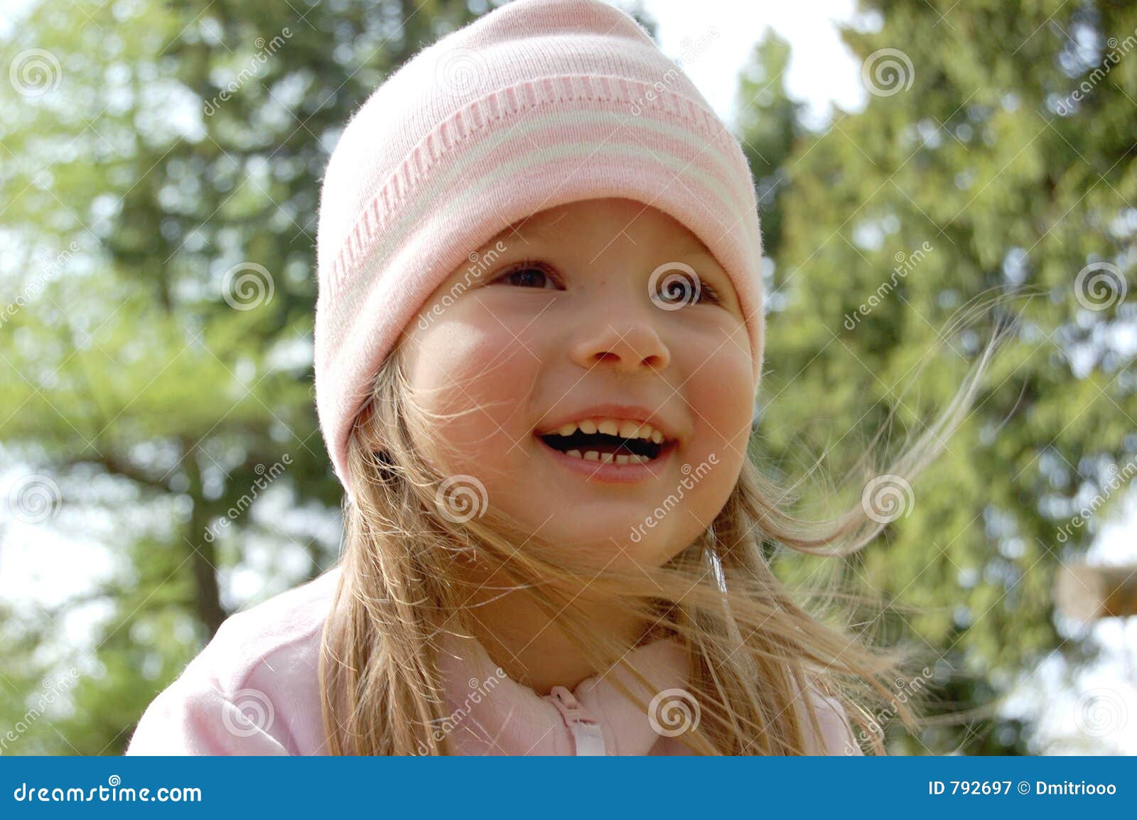 Una Sonrisa Contenta Sobre Su Cara Imagen de archivo - Imagen de ojos ...