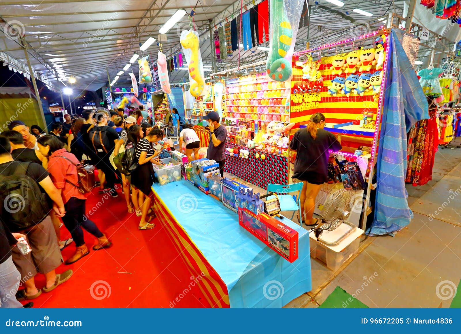 Singapore: Fun Fair in the City Editorial Image - Image of communities ...