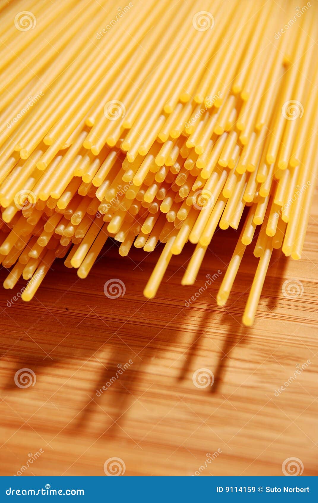 Uncooked spaghetti stock image. Image of italian, uncooked - 9114159