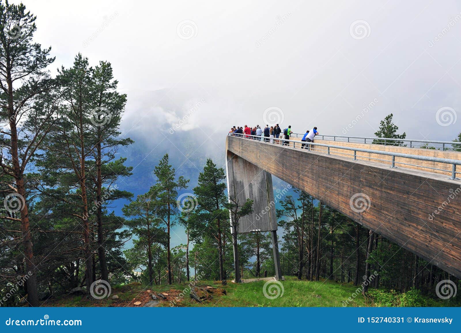 Undefined People on Stegastein Viewing Platform Editorial Photo - Image ...