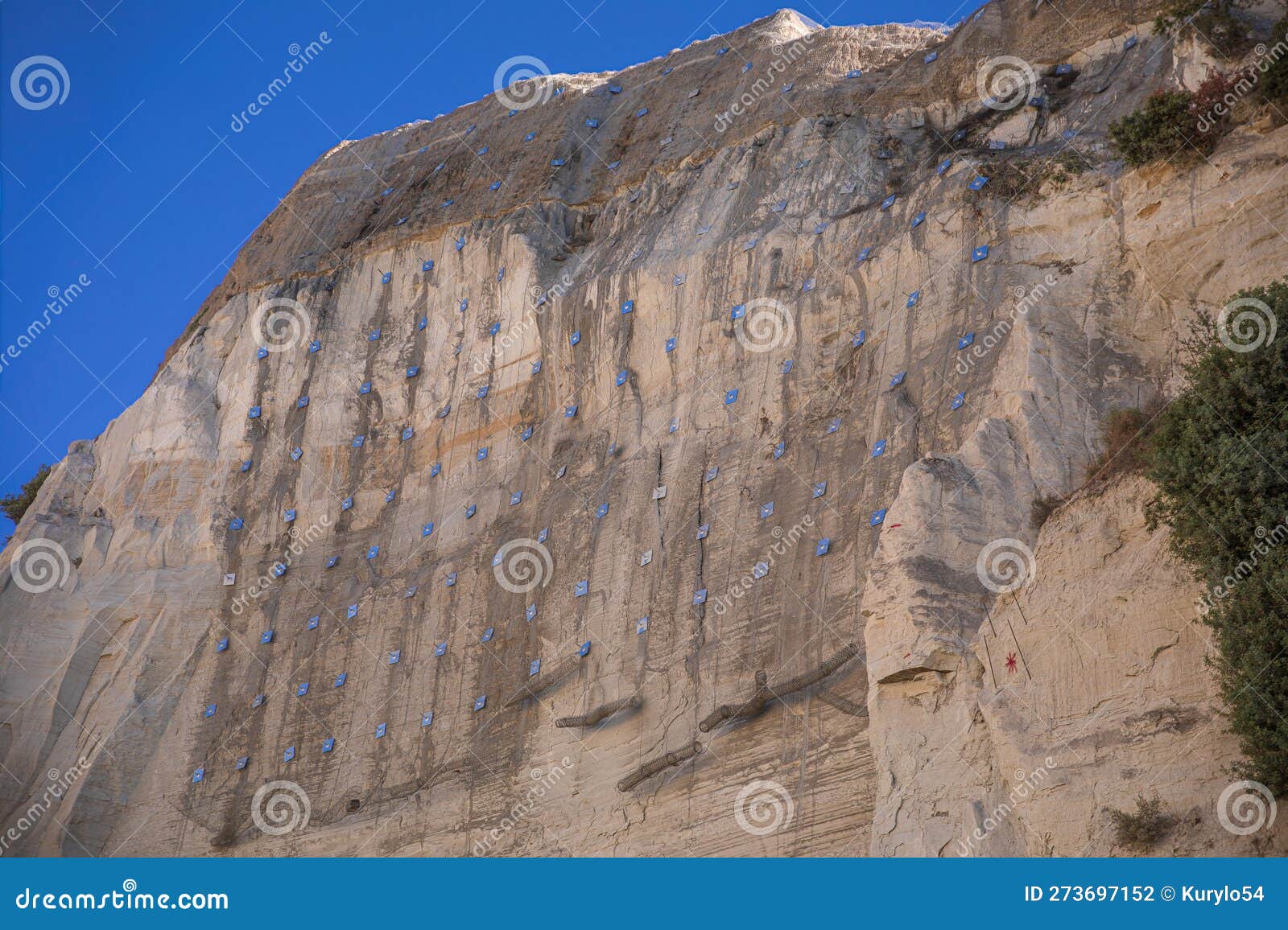 UNDER RECONSTRUCTION the Natural Origin Limestone Wall of the CORINTH ...