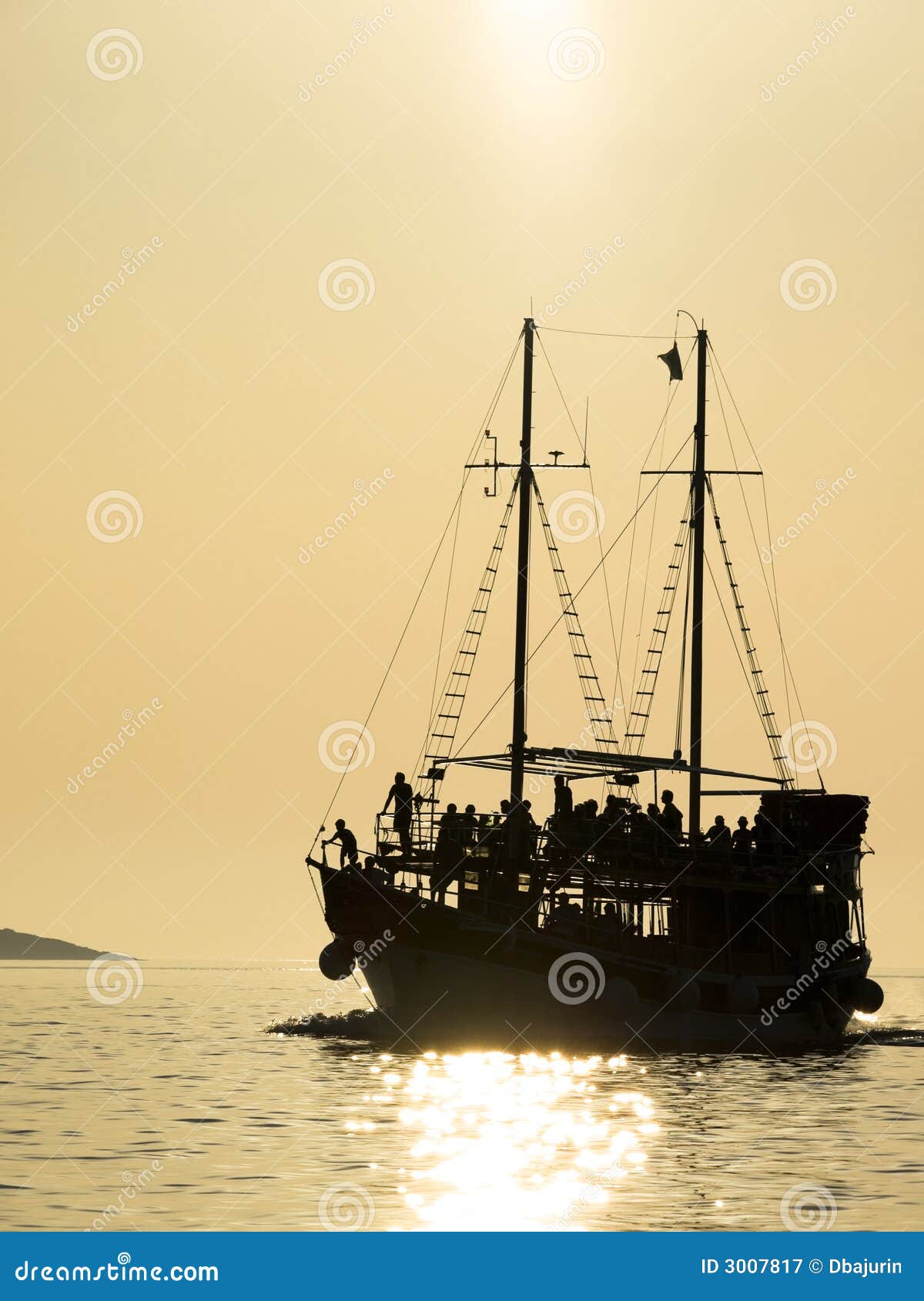 Under the sun stock image. Image of reflection, ocean - 3007817