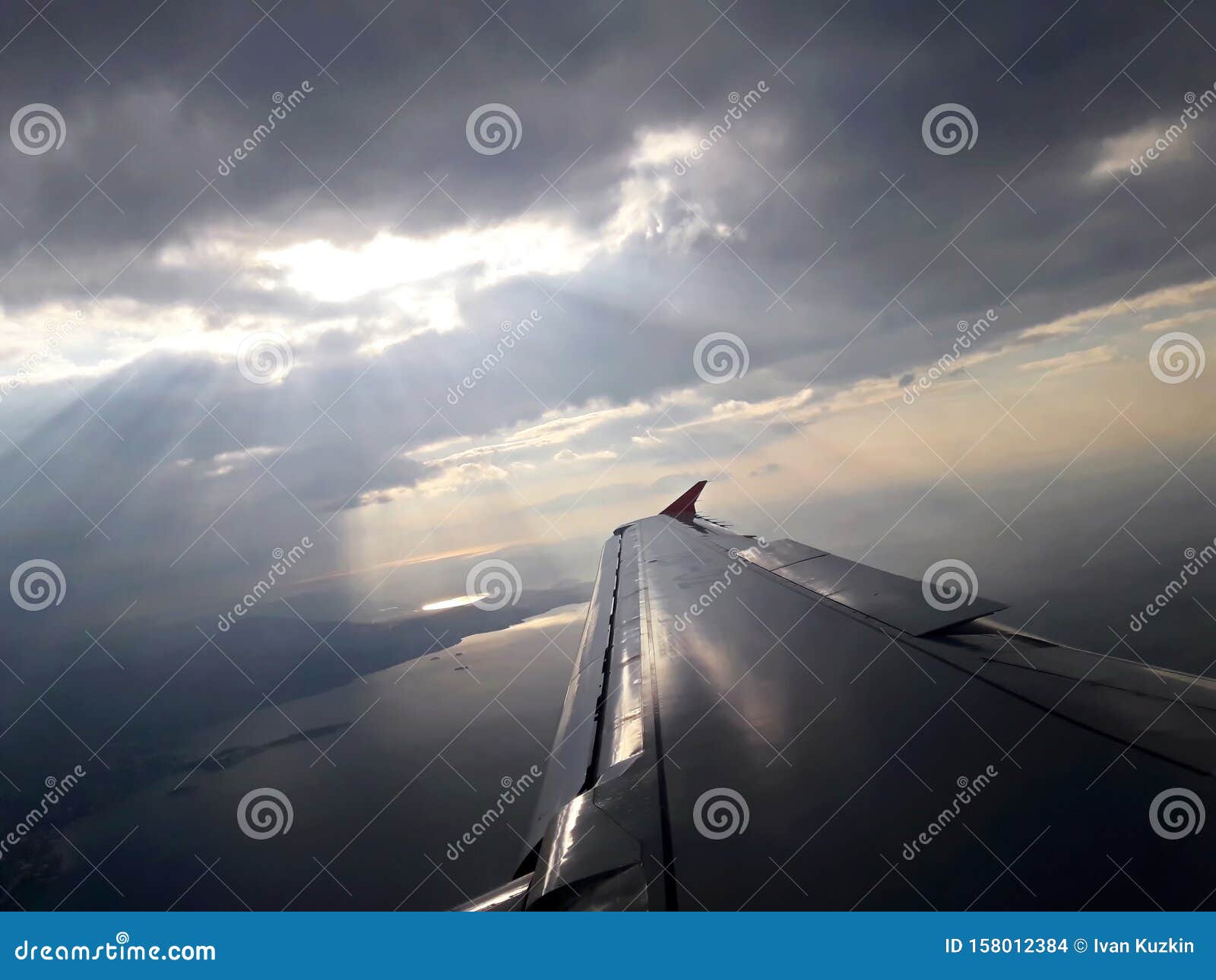 Under the Wing of a Plane. Panoramic Views of Heaven and Earth from the ...
