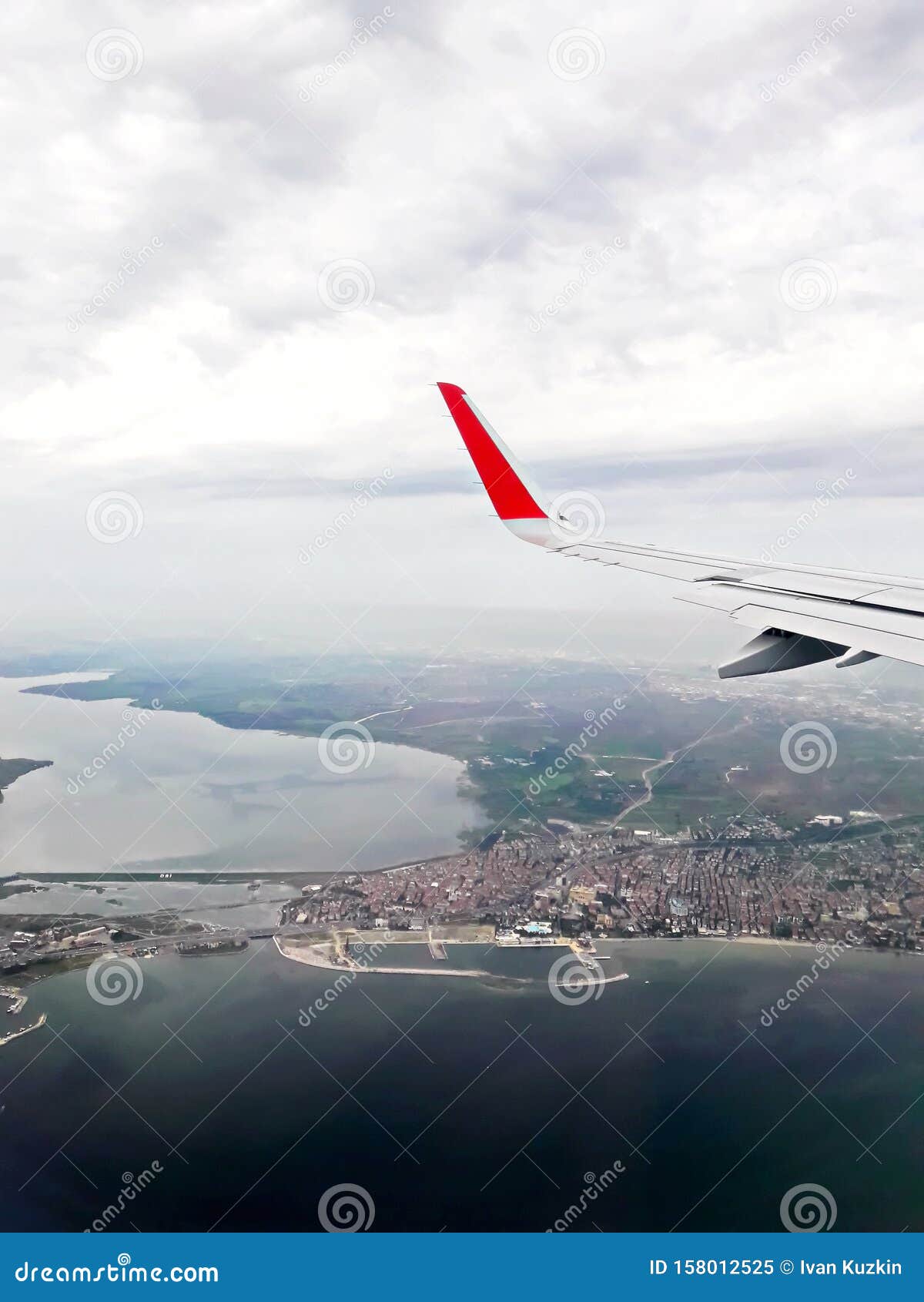 Under the Wing of a Plane. Panoramic Views of Heaven and Earth from the ...