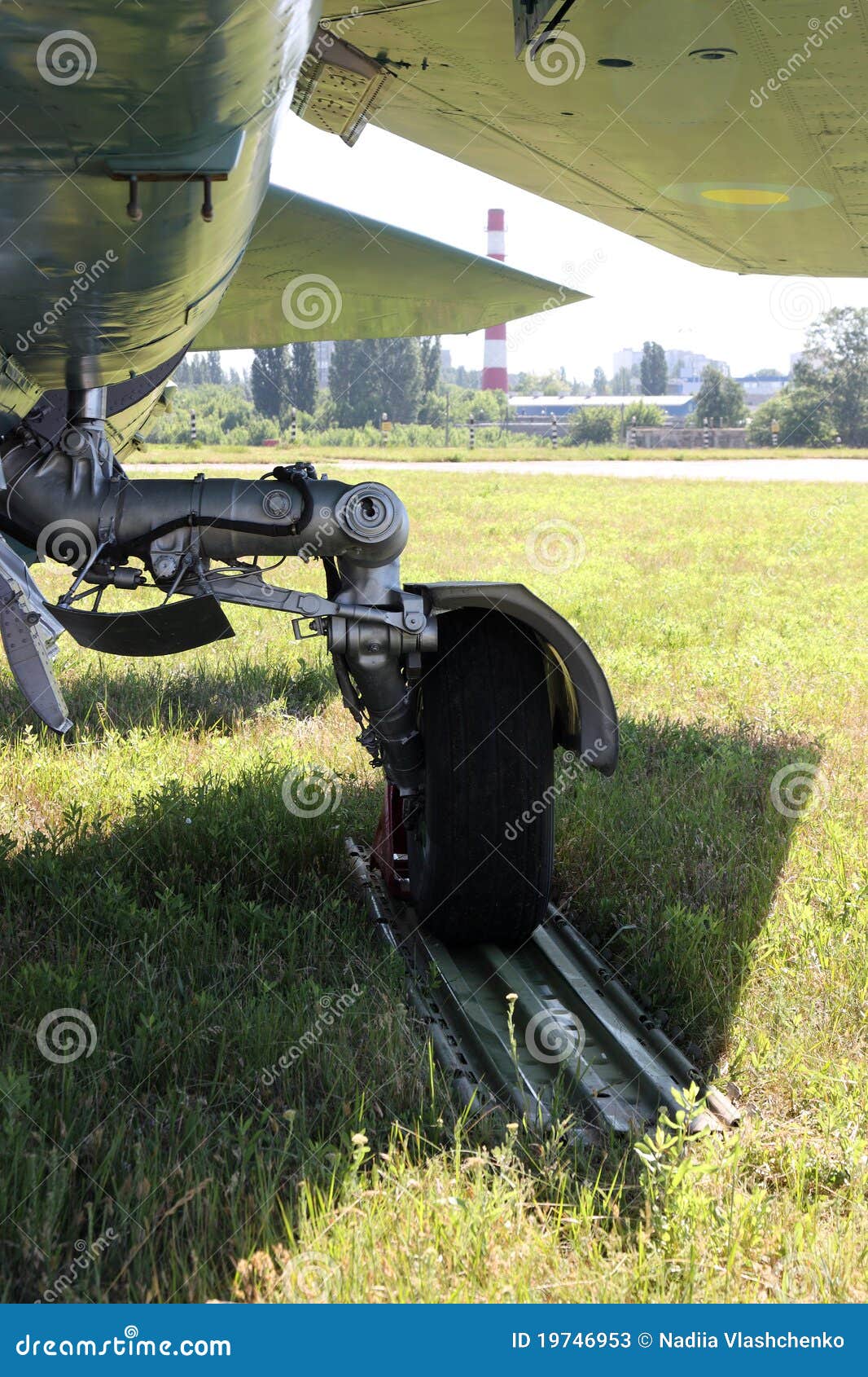 Undercarriage stock image. Image of military, retract - 19746953