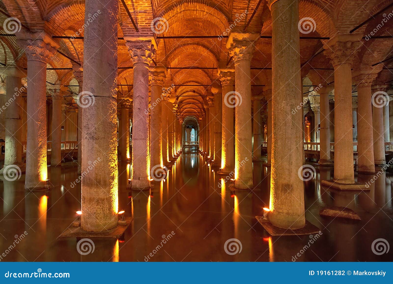 Underground Basilica Cistern in Istanbul Stock Photo - Image of asia ...