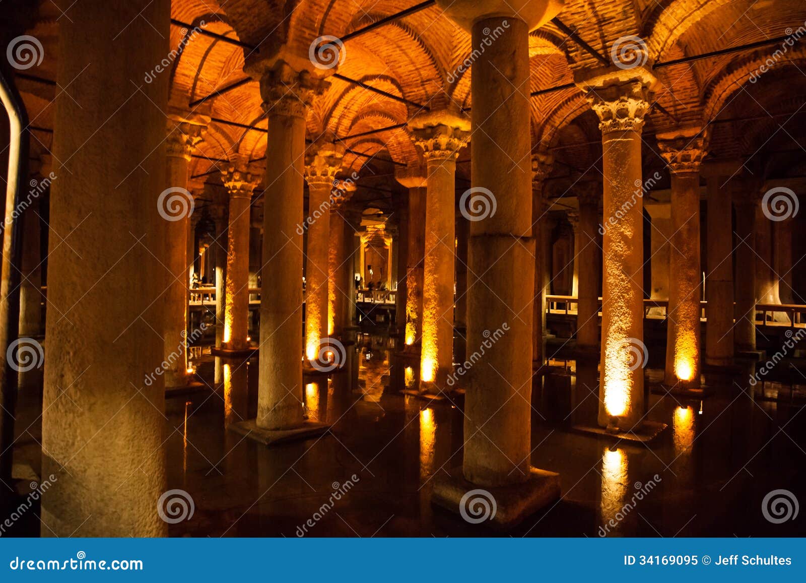 UNDERGROUND BASILICA CISTERN, ISTANBUL, TURKEY Stock Image - Image of ...