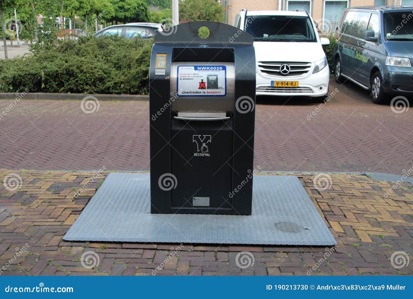 Underground Container for Residual Waste that Opens when a Pass with a ...