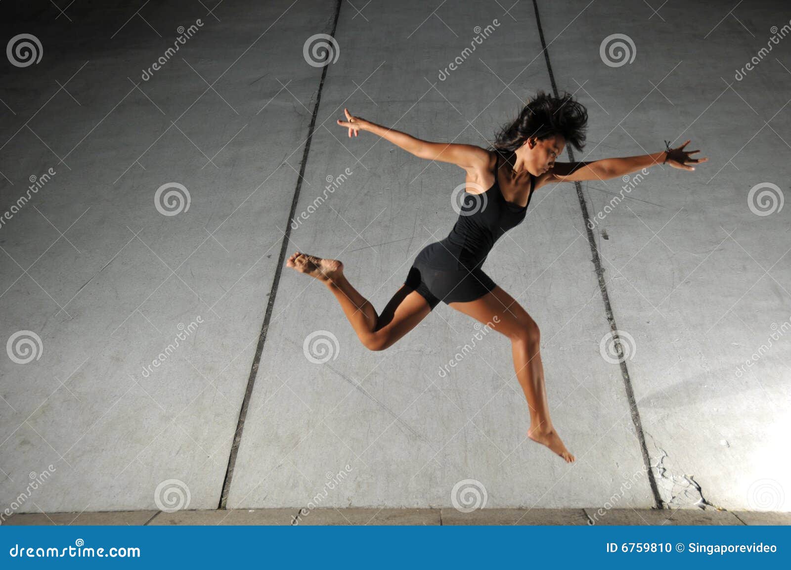 Underground Dance 79 Picture. Image: 6759810