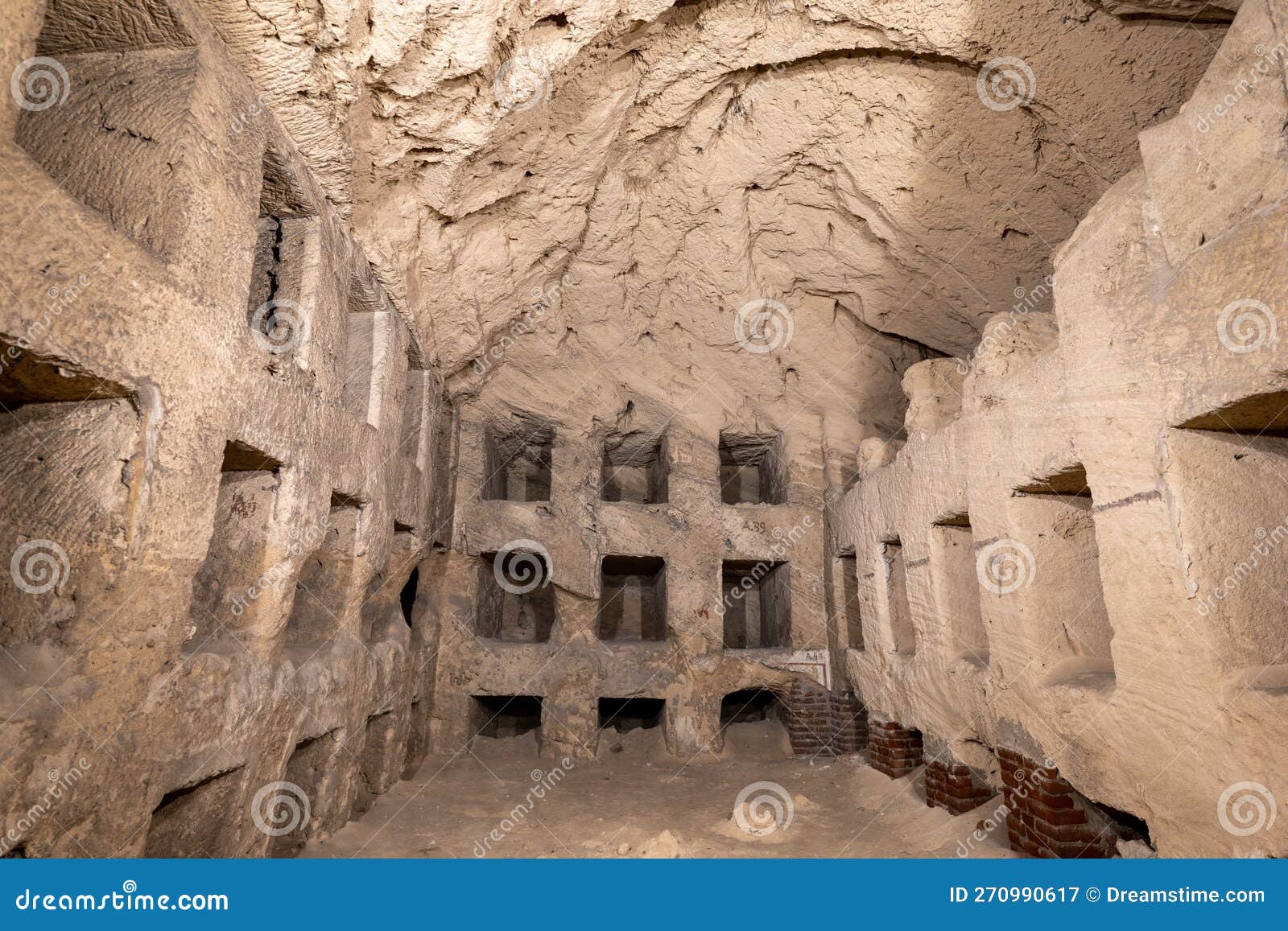 Underground Egyptian Burial Tomb Stock Image - Image of pharaoh, huni ...