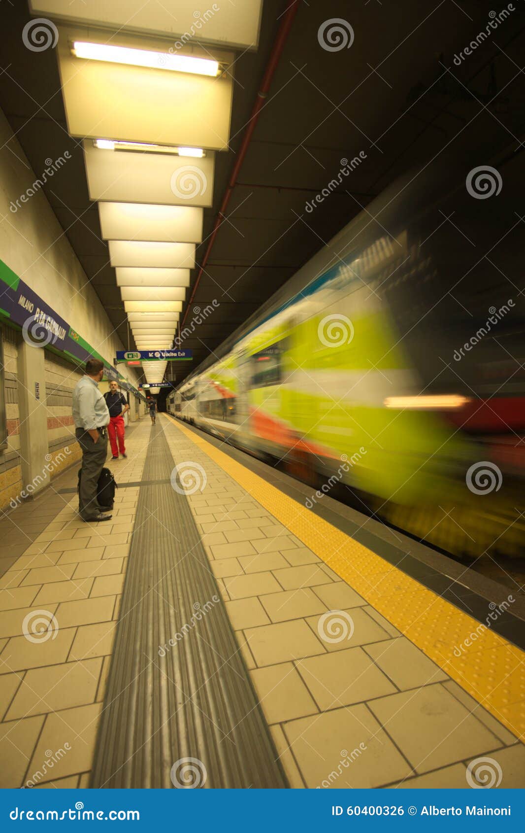 Underground Garibaldi Station Milan Editorial Photo - Image of incoming ...