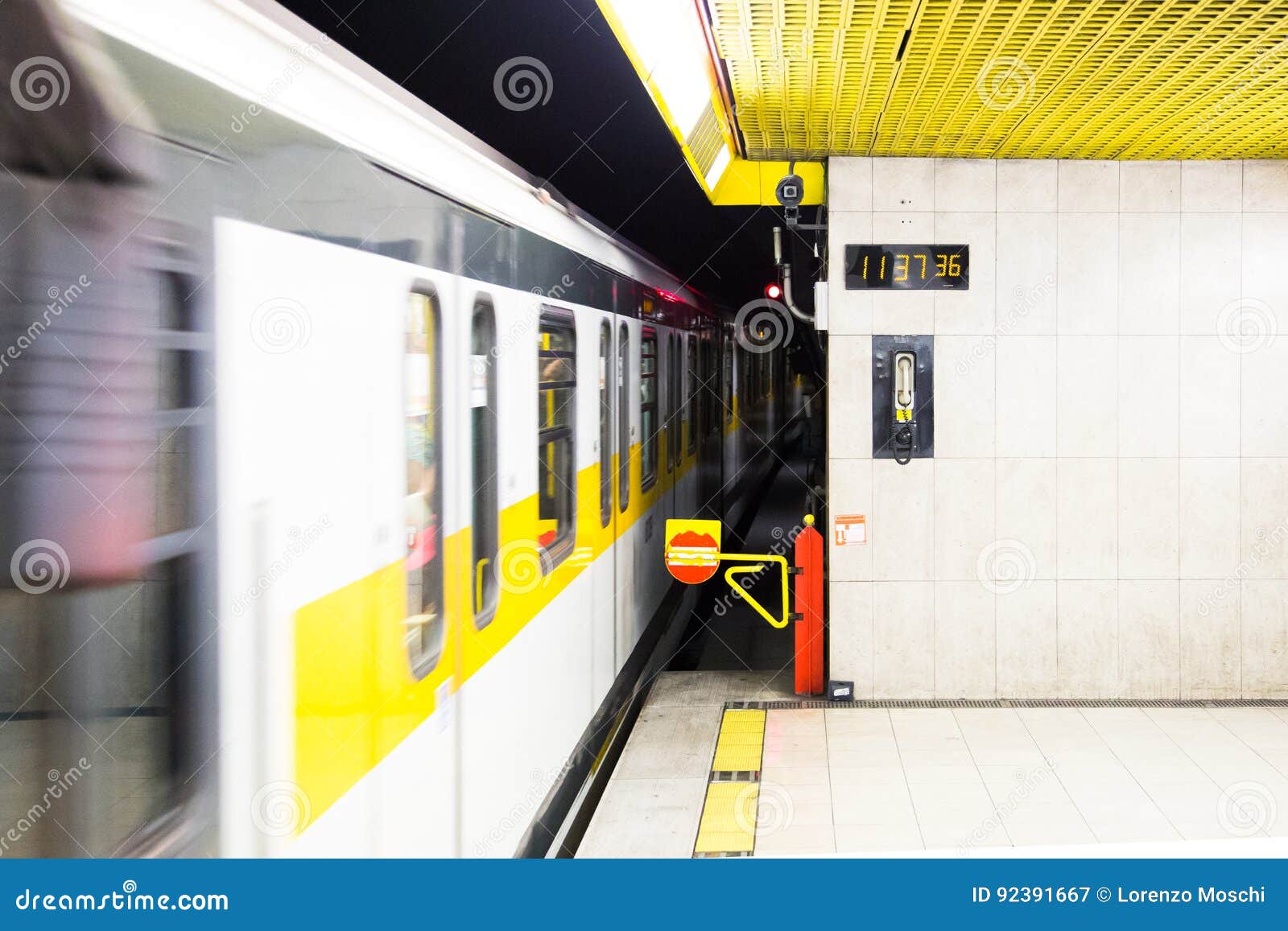 Underground Metro Station stock image. Image of lighting - 92391667