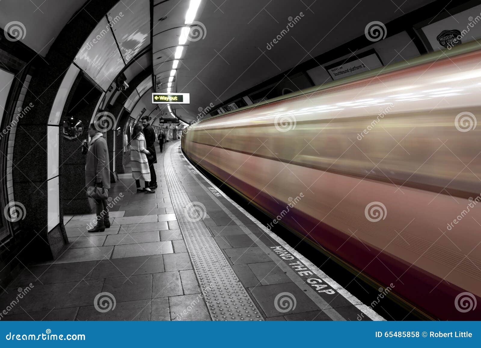 London Underground Train,movement Editorial Stock Photo - Image of ...