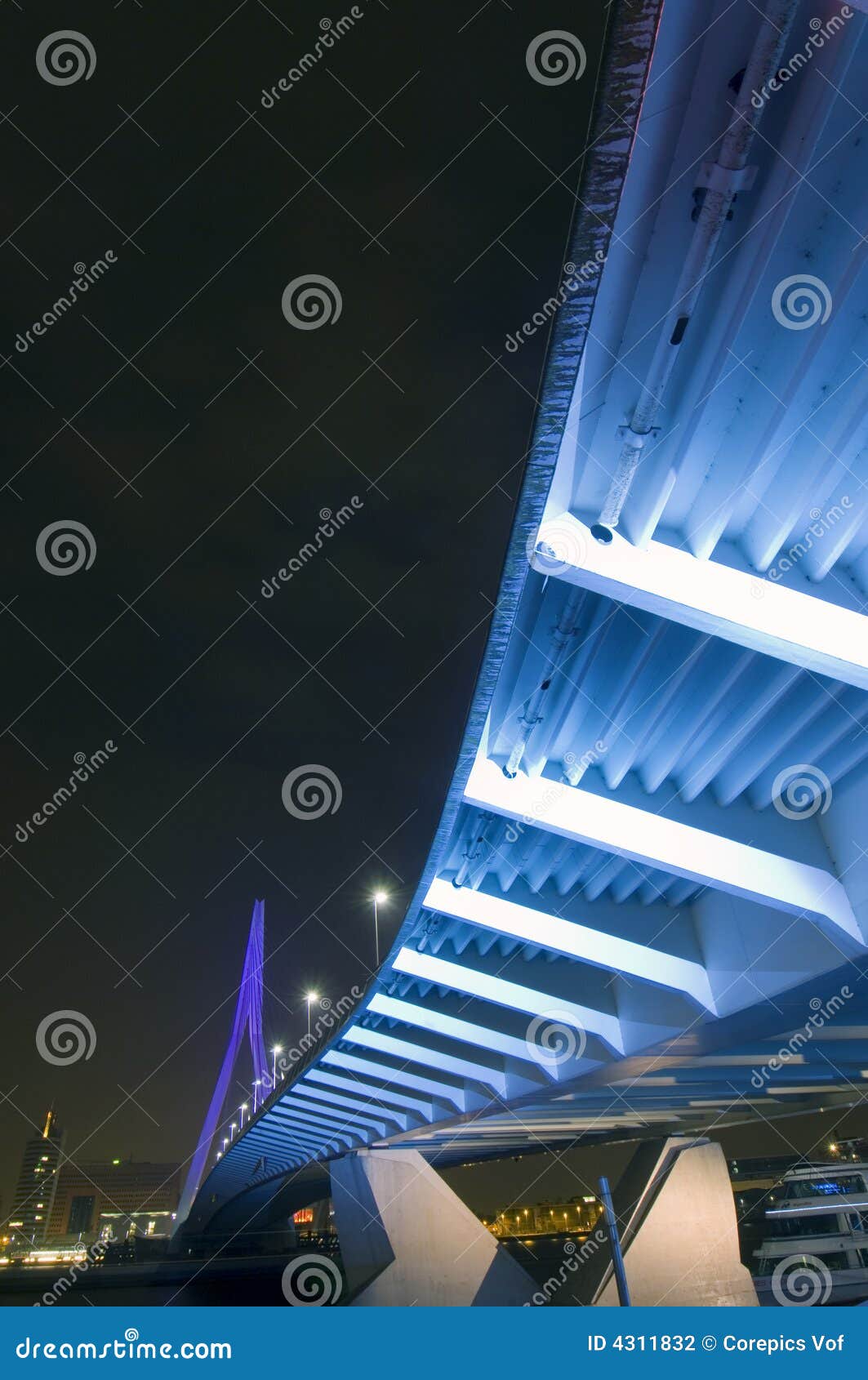 Underneath the Bridge editorial photography. Image of engineering - 4311832