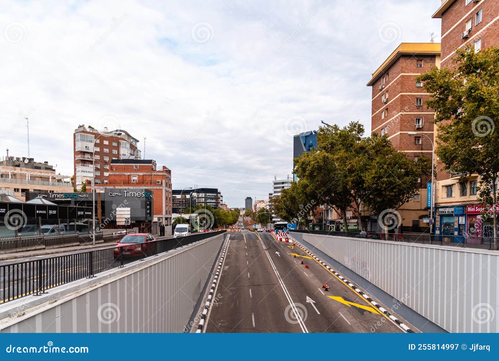 Underpass in Avenida of America Area in Madrid Editorial Photography ...