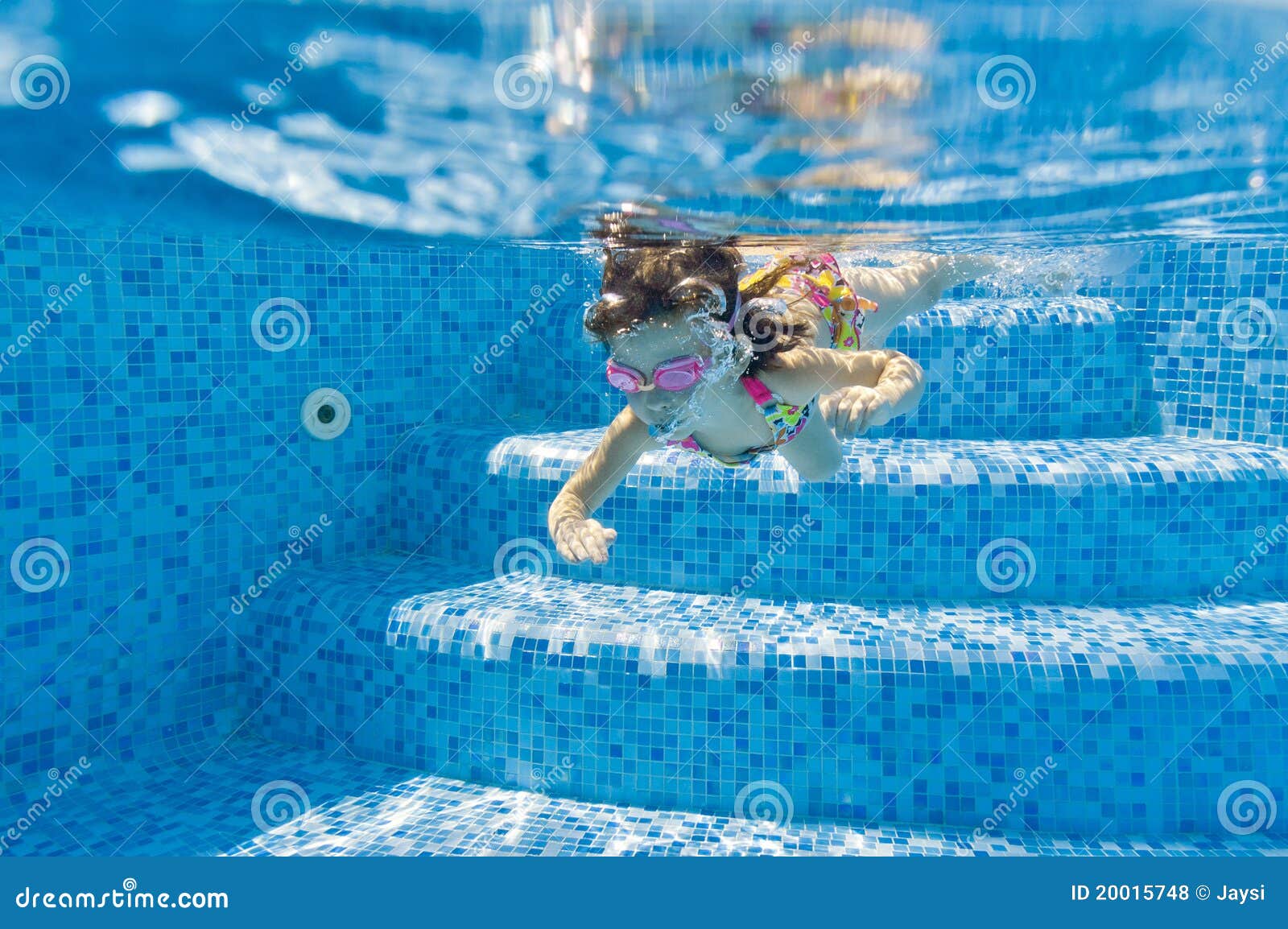 Underwater Kid in Swimming Pool Stock Photo - Image of hair, eyes: 20015748