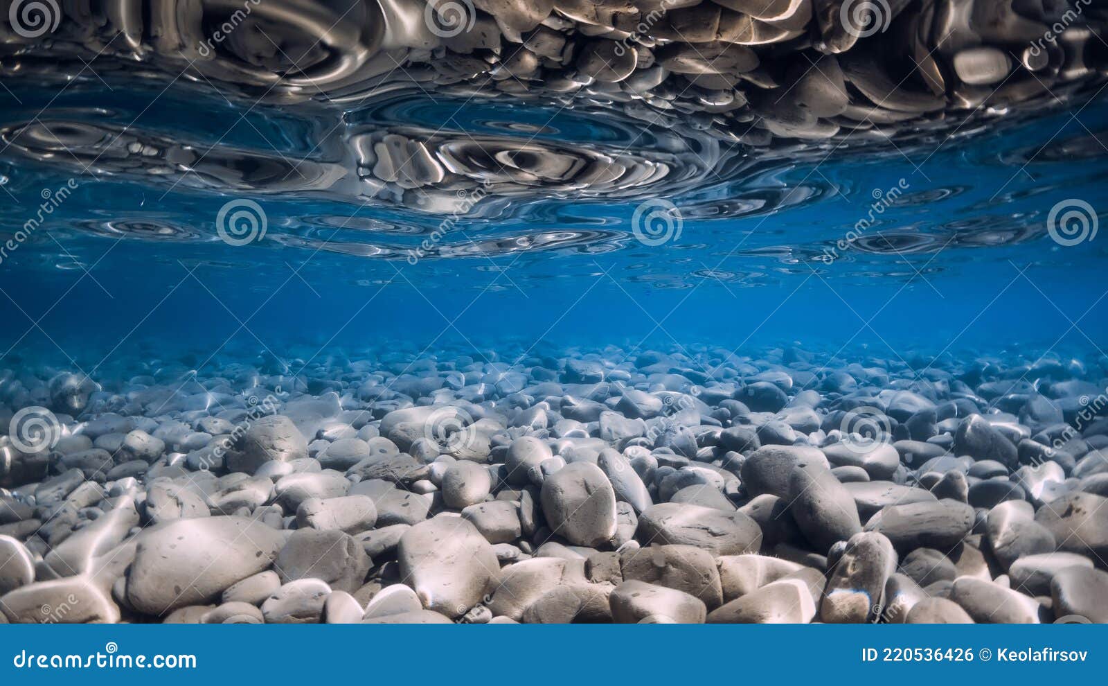 Underwater Ocean with Stones Bottom, Reflection and Clear Water Stock ...