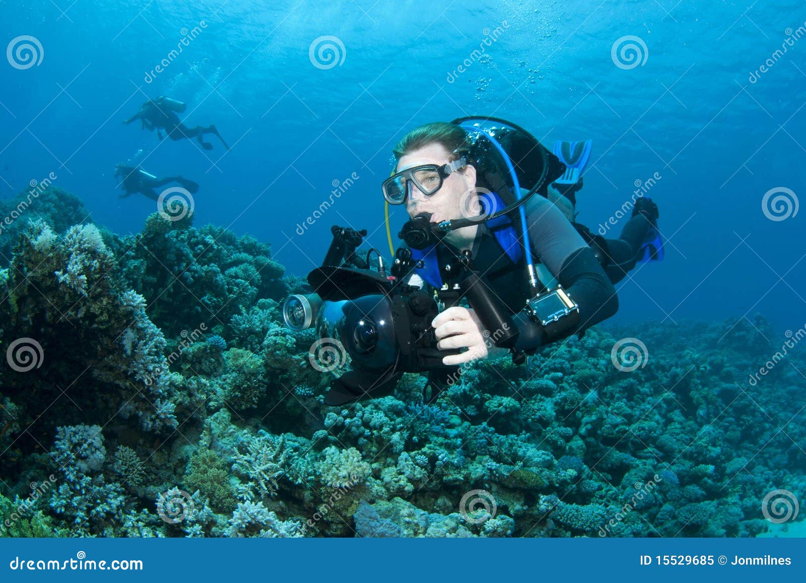 Underwater photographer stock image. Image of scuba, clear - 15529685