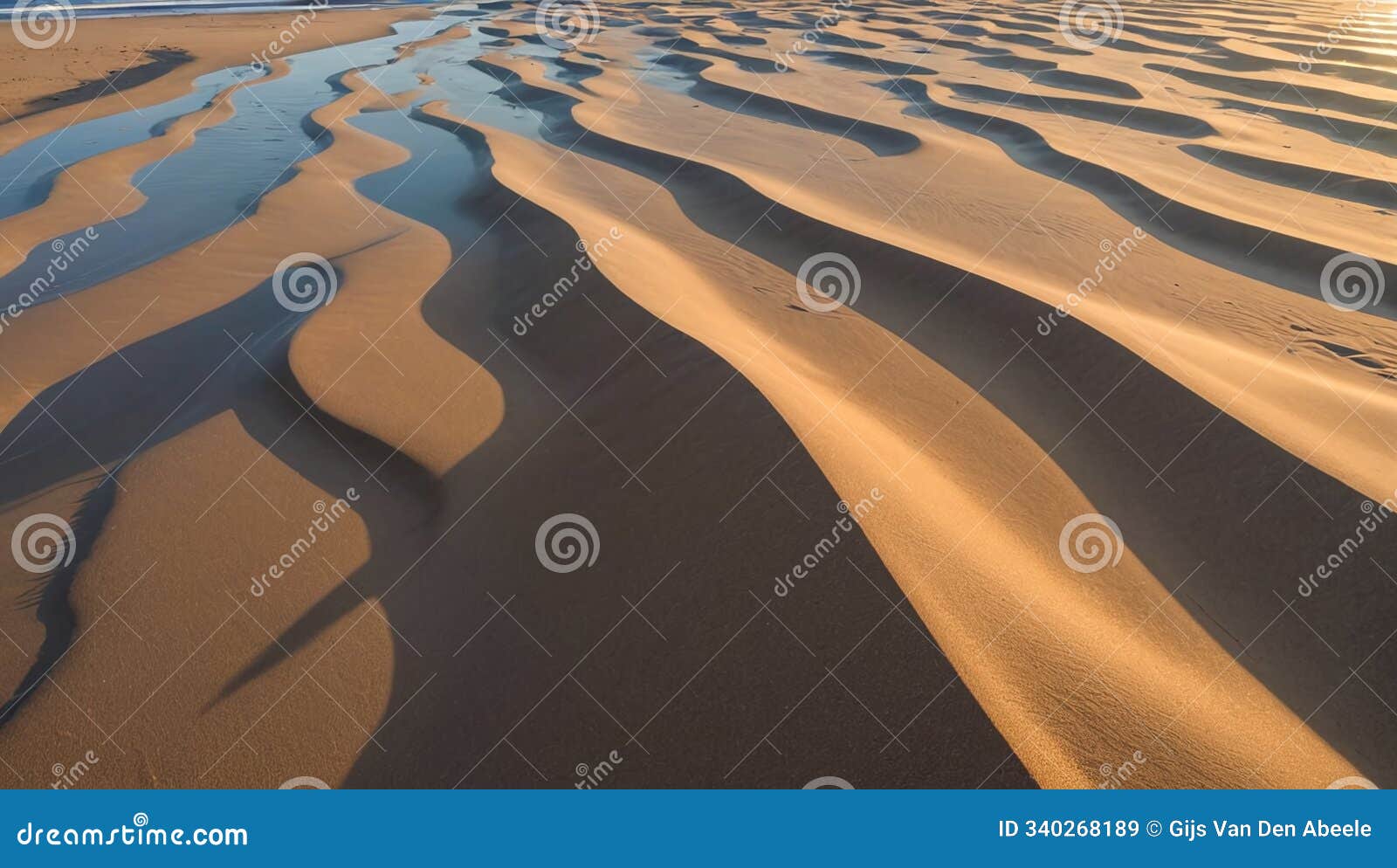 Underwater Sand Falls As Waves Move Sand Over Underwater Ledges Royalty ...
