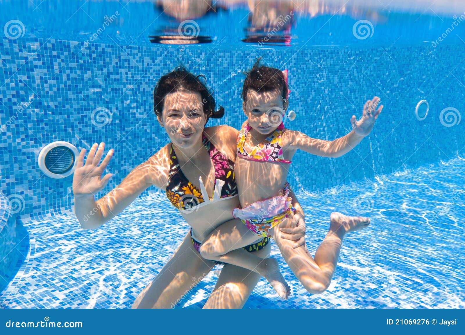 Underwater Smiling Family in Swimming Pool Stock Photo - Image of ...