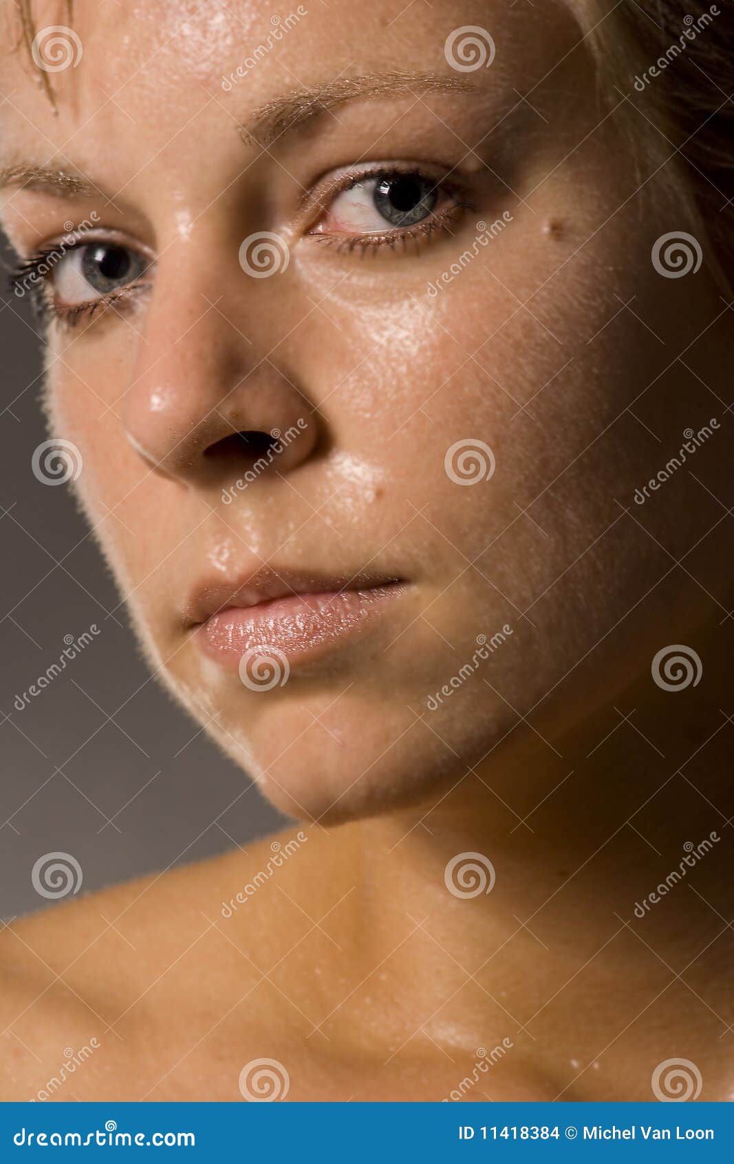 Une femme en sueur photo stock. Image du fille, rêve - 11418384