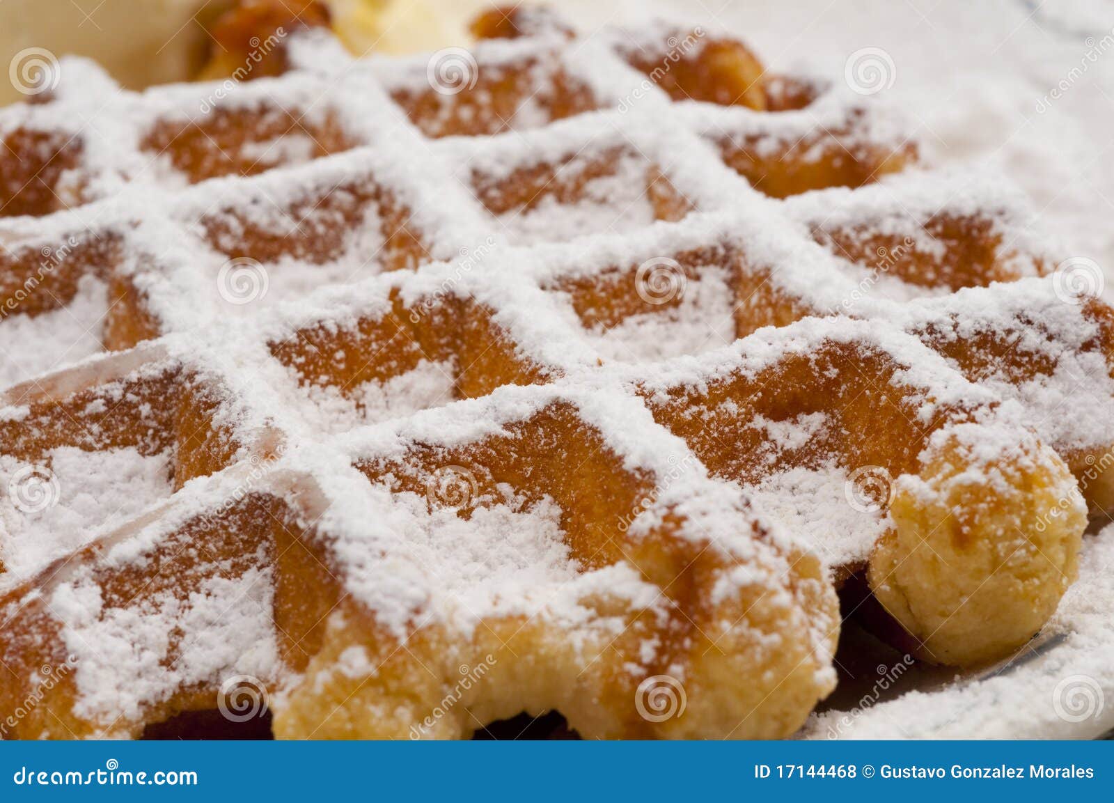 Une gaufre avec du sucre photo stock. Image du sain, régime - 17144468